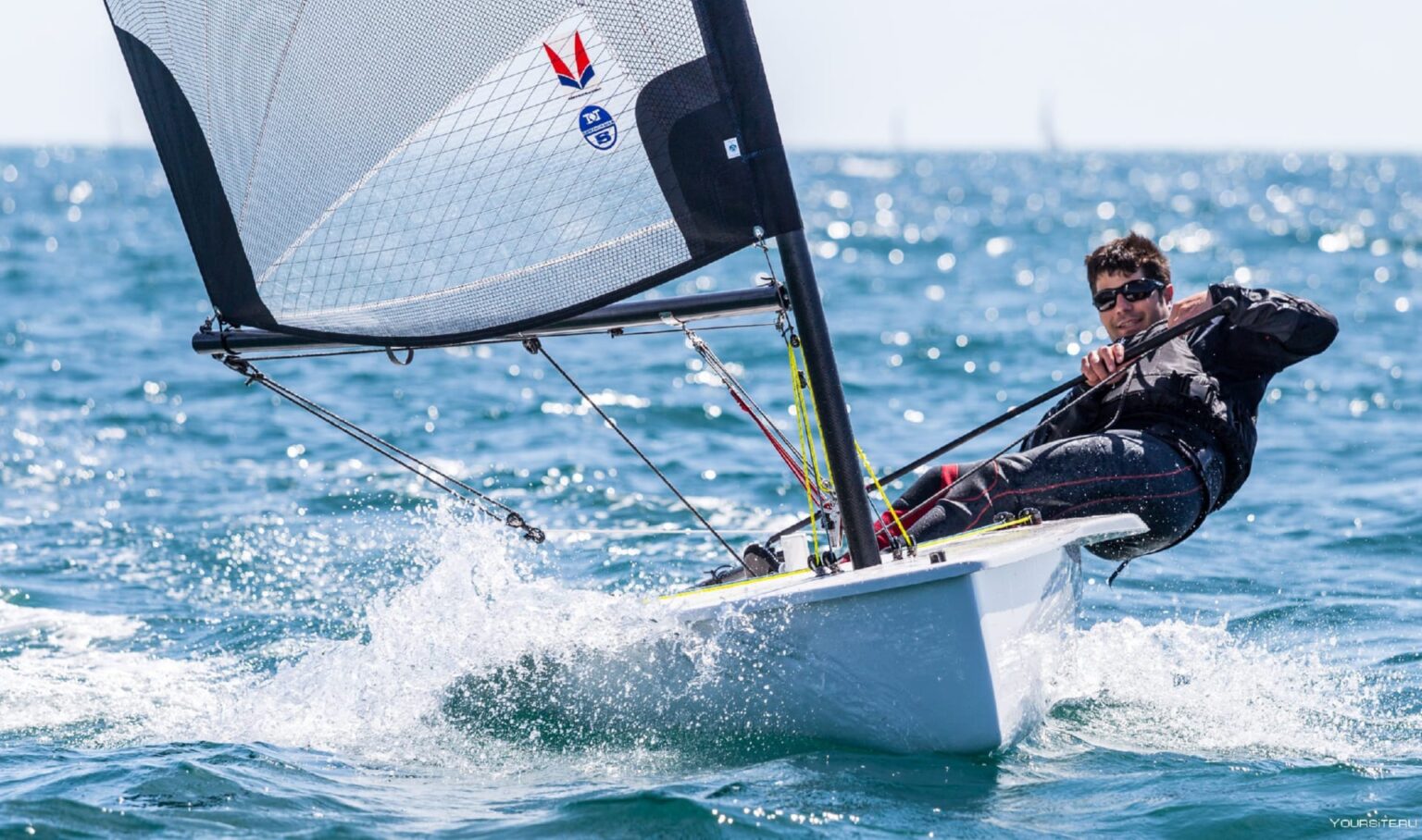 Sail Telltales: The Ultimate Guide - Dinghy Racing Tips